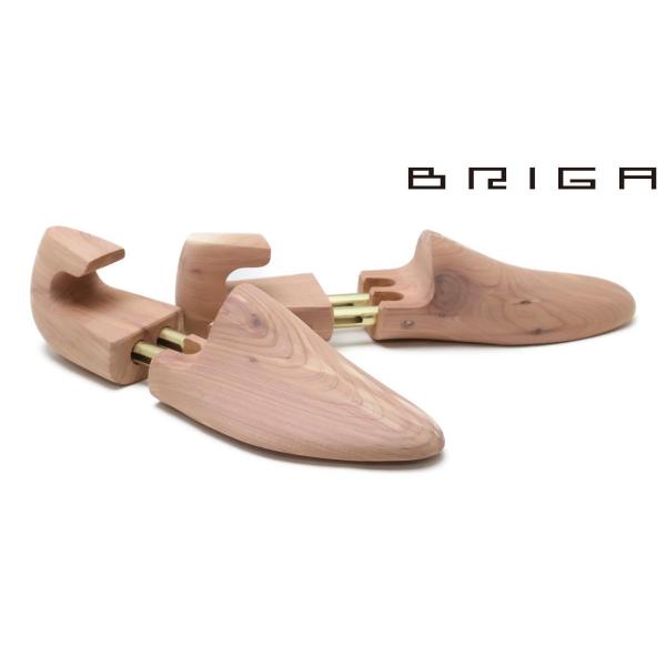 オックスフォードタイプの靴に特化したシュートゥリー。英国老舗シューメーカーの代表的なレースアップシューズのラストをベースに製作しました。とても汎用性の高い木型なので、他ブランドのあらゆるレースアップシューズにもマッチします。甲部にテンション...