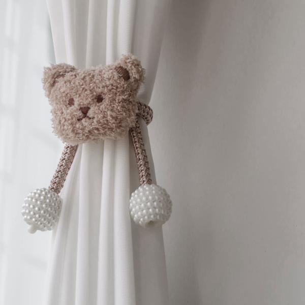 子供部屋 赤ちゃん かわいい 熊さん クマさん タッセル カーテン結び アイボリー 白 茶色 ライトブラウン ファブリック シンプル おしゃれ 子供 1歳 2歳 3歳 4歳 5歳 女の子