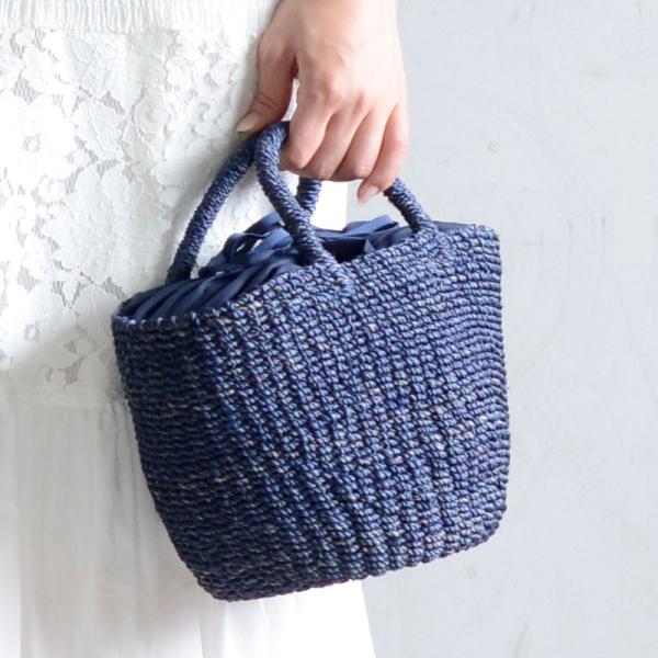 Viva La Vida ハンドバッグ レディースバッグ ファッション小物 服飾雑貨 ファッション雑貨 鞄 おしゃれ BAG 丸型 巾着※ハンドメイドのため、サイズ・デザイン・模様・色味・風合いに多少の個体差がございます。手編みで製造されて...