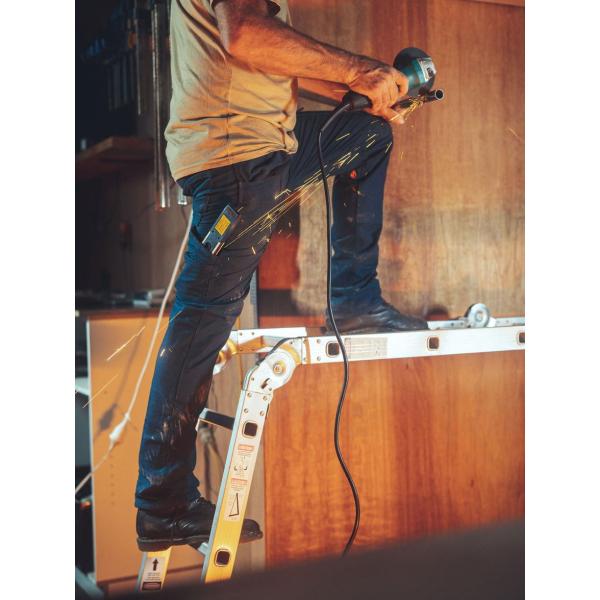 ワークウェア｜高品質で耐久性のある製品。創造的な解放を土台に。耐久性、機能性、そしてユニークなスタイルでデザインされたこのコレクションは、30年にわたるコンクリート打設、スケートパーク建設、裏庭のランプ復活から学んだことを最大限に活かしてい...