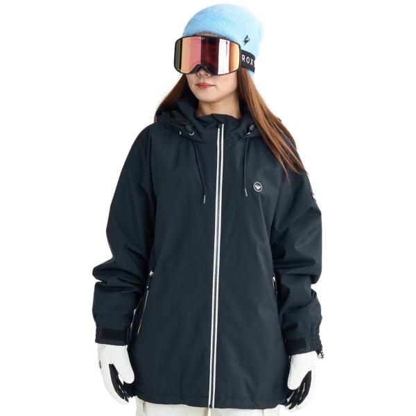 ・メンズライクなシルエットをそのまま取り入れた、リラックスフィットジャケットです。・着丈は長めで、裾に配置したエラスティックコードによって裾幅の調節が可能です。・リサイクルポリエステルを使用したしなやかな素材は、きれいなシルエットで演出します。