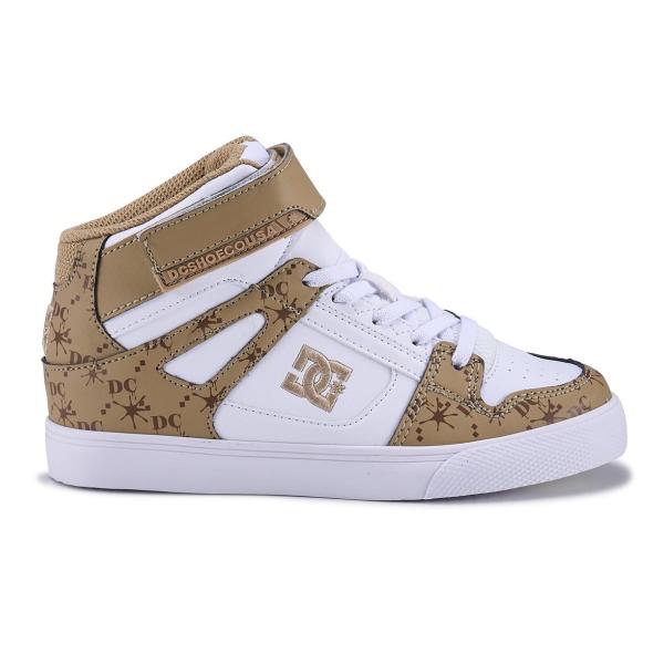 今季はモノグラム柄の100とトリコロールカラーの110をラインナップ。大人びたデザインが足元をおしゃれに演出します。フォームパッド入りのタンと履き口に加え、足首をサポートするアンクルストラップ、伸縮性のあるシューレースを搭載し、高いホールド...