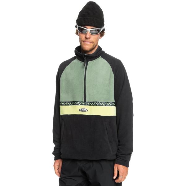 HIGH ALTITUDEコレクションのハーフジップフリースは、ウエストのオリジナルグラフィックテープがアクセント。肩周りに余裕のあるラグランスリーブで、着やすさもキーポイント。