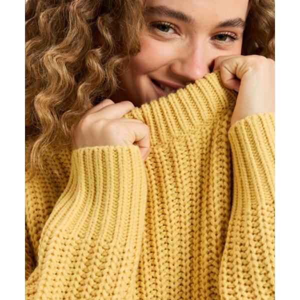 ■DESIGN・ざっくり感がかわいい、重量感のあるクルーネックセーター・肩を落としたドロップショルダーで、こなれ感をプラス・襟元、袖口、裾はリブ編み仕様・左袖にROXYハートの刺繍が、さりげないワンポイント■STYLINGデニムやスカートと...