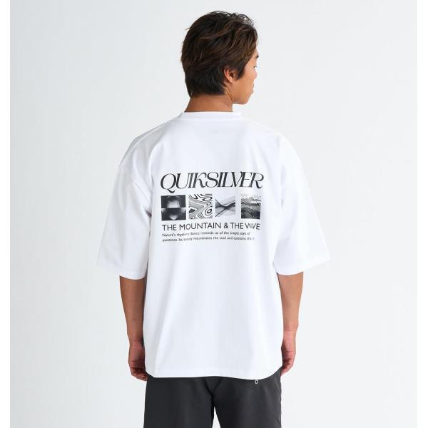 グライドウェーブ生地を使用したラグランスリーブの半袖ラッシュガード。ポリエステルの捲縮糸によって、高いストレッチ性を保ちながら劣化に強くハリがあるのが特徴。左胸と背中には今シーズンを象徴するストーリーを持ったグラフィックをプリントしました。...