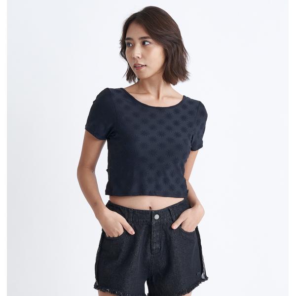 太陽のモチーフを織り込んだジャガード素材のパッド付きラッシュガード。ショート丈のTシャツ型デザインで、背中の2つの大きなリボンで、自分に合わせたサイズ調節が可能です。デニムパンツのラッシュガードと合わせたコーディネートもおすすめ！
