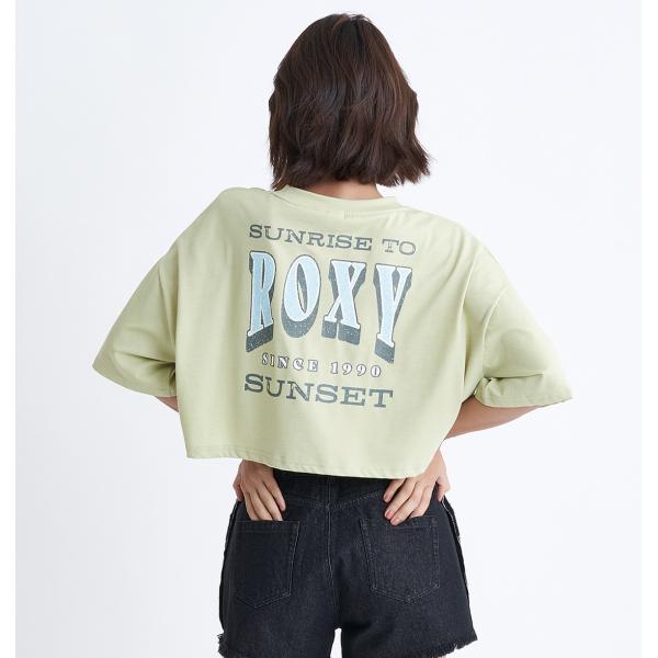 背中に入った大きなグラフィックがインパクトのあるショート丈のワイドTシャツ。コットン見えする素材感なので、ナチュラルな雰囲気に着こなせます。ショートパンツと合わせて、ウエストラインをチラ見せしてコーディネートするのがおすすめです。胸元に入れ...