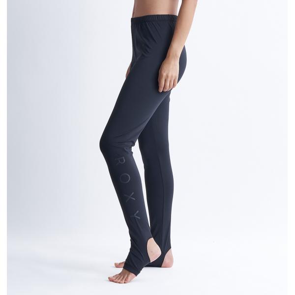 足の甲まで日焼けから守ってくれる、定番のトレンカタイプのラッシュレギンス。股上を深めにリニューアルしました。速乾性に優れたクイックドライ素材を使用し、快適な履き心地をサポートしています。UVカット機能付きも嬉しいポイントです。リデザインした...