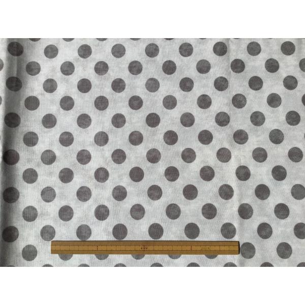 moda BASICGREY 30464-23　ベーシックグレー赤い花柄生地やピンク生地と合わせて使用してもOK！☆表示価格について・生地商品の表示価格は 10cmの値段です。☆購入数について・購入数[1]で 10cmのご注文となります。・...