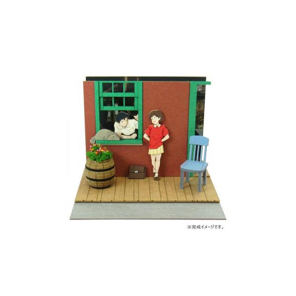 青い椅子、樽に植えられたお花も地球屋にぴったりです。店内の様子も詳しく表現します。