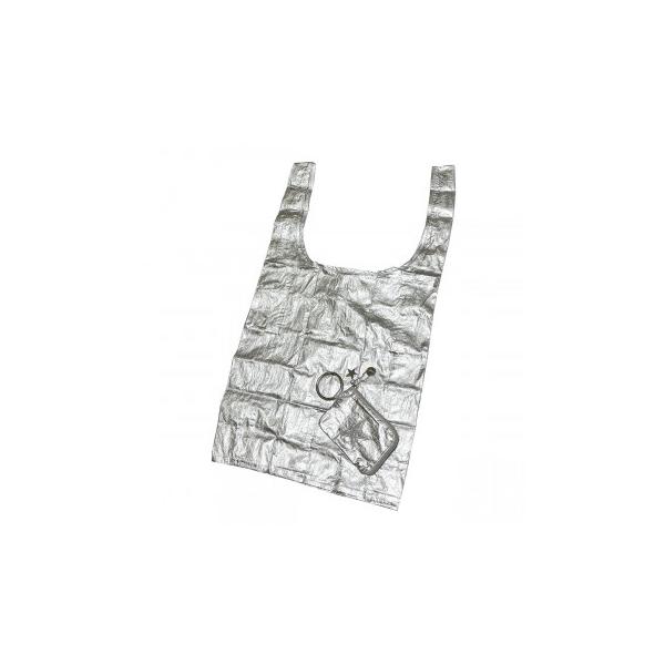 キラキラ輝くメタリックナイロンを使用した、お買い物の必需品、エコバッグです。専用のファスナー付ケースで収納にも困りません。付属の丸カンでバッグやポシェットにも吊り下げが出来ます。軽量のナイロン素材で、持ち運びもラクラク。エコバッグもお洒落に...