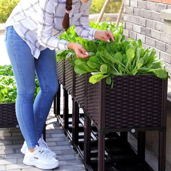 強化PP素材：私たちのガーデンボックスは、UV保護された高密度ポリエチレン（HDPE）でできており、籐風のデザインをシミュレートしています！丈夫で丈夫で、100％耐候性があり、季節の変化に耐え、屋内と屋内の両方に最適です屋外。籐効果：他のガ...