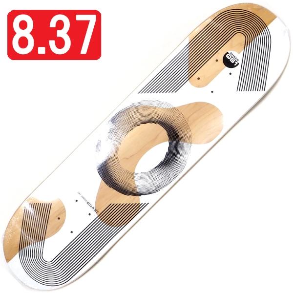 幅:21.2cm 長さ:80.7cm ノーズ:16.8cm テール:16.8cm ビス間:35.7cm コンケーブの深さ:11.0mmQuasiのJake Johnsonモデル、Twinデッキの8.375インチ。キックはノーズ強め、テールは...
