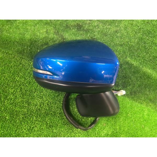 **** 商品説明を必ずご確認ください ****部品管理番号：320260503413500メーカー純正品番：76208-T5A-J32部品名：右サイドミラー部品メーカー品番：M62部品区分：リサイクル品車名：フィット車両タイプ名：5ドアハ...