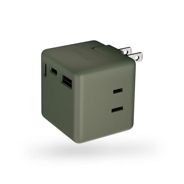 モスグリーン/-/MATE-TAP001・Color:モスグリーン・小さいのに便利な充電器内蔵電源タップ。1つのコンセントから3口に電源を分配。さらにスマホやイヤホンを3台同時に充電できるUSB充電器を内蔵。PD規格に対応し、最大20Wでし...