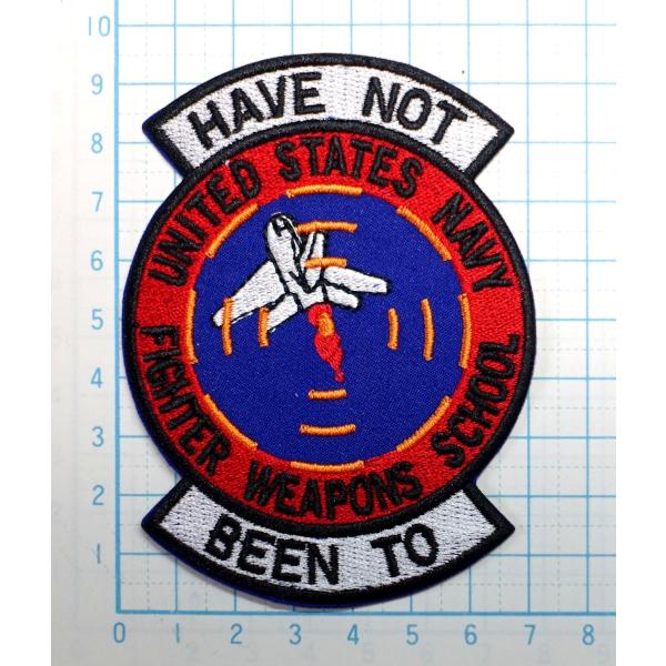 ■サイズ(約):9.5cm×7cm■持ち物を飾ったり、穴の開いたところにぺたっと張って補修したりと便利なアイロンワッペンです。■裏面糊付き刺繍アイロンワッペン※あて布をしてのアイロン接着をお勧めいたします。