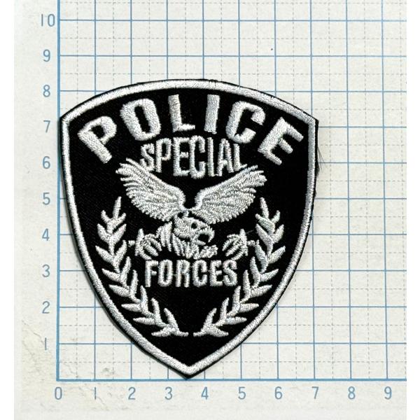 ■サイズ:(約)8.5cm×7cm■持ち物を飾ったり、穴の開いたところにぺたっと張って補修したりと便利なアイロンワッペンです。■裏面糊付き刺繍アイロンワッペン※あて布をしてのアイロン接着をお勧めいたします。