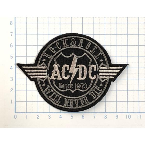 ■サイズ:(約)7cm×10cm■持ち物を飾ったり、穴の開いたところにぺたっと張って補修したりと便利なアイロンワッペンです。■裏面糊付き刺繍アイロンワッペン※あて布をしてのアイロン接着をお勧めいたします。