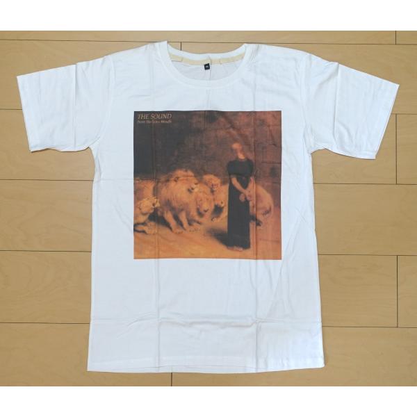素材:綿100％サイズ:着丈/身幅/袖丈[M](約)68cm/47cm/20cmカラー:ホワイト系ロックバンド ザ・サウンド(THE SOUND)のロックTシャツです。 生地の厚みは普通です。着心地もよくインナーにもTシャツ1枚で過ごしてい...