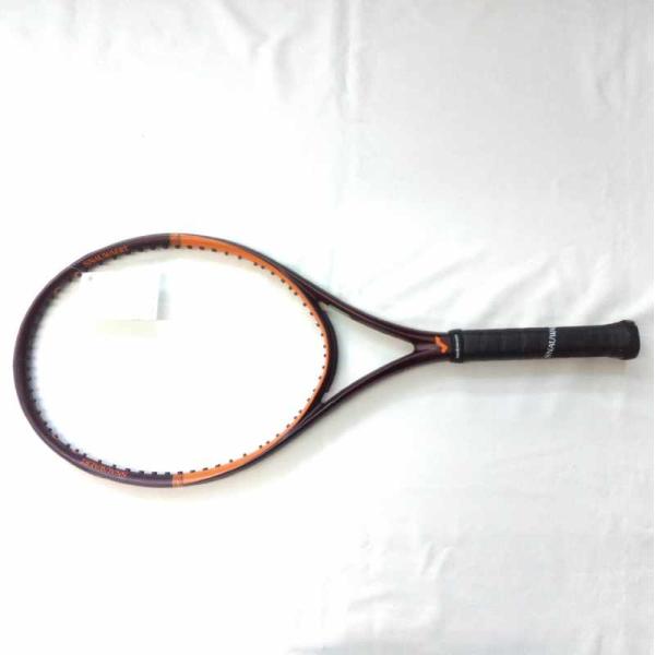 振り抜きがしやすいラケットです。【商品名】 GRINTA100【メーカー】 その他メーカー【フェイスサイズ】 100平方インチ【フレーム長】 27インチ【推奨テンション】 48〜60lbs【グリップサイズ】 2【重量（実測値）】 309g【...