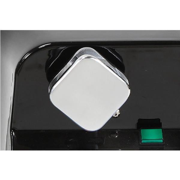 グリッパー内に、リニアー式チャッカーを内蔵してストリングスをチャッカーに通すだけで、ストリングスに負担を掛けずにスムーズにテンションを掛けます。また全面にミラーコーティングを施す事により、ストリングスを傷付けないようにしてます。見栄えも反射...