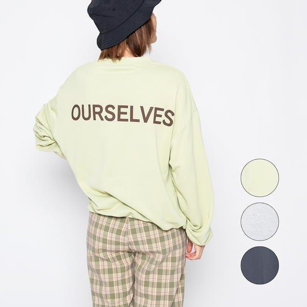 2022 SPRING/SUMMER COLLECTIONBIGフィットのスウェットトレーナー！ゆったり大きめのシルエット◎バックのカラーロゴがポイント◎シンプルなロゴなので合わせるボトムを選ばない万能アイテムです。【サイズ】着丈：76cm...