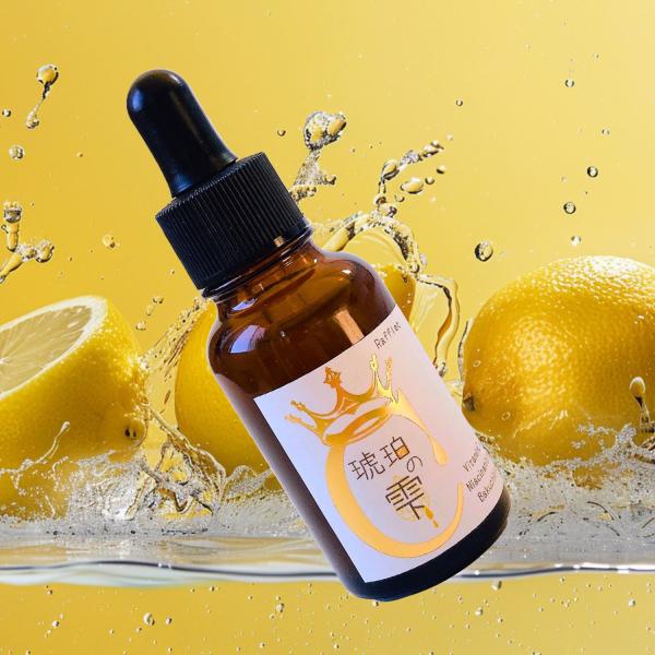 コメ発酵液ベースのビタミンC＆CICA配合美容液です。◎ビタミンCの期待される美容効果・エモリエント効果・毛穴・くすみ（乾燥によるもの）・紫外線ケア〈※ビタミンC＝アスコルビン酸〉◎何種もの保湿成分も配合・ナイアシンアミド・バクチオール・C...