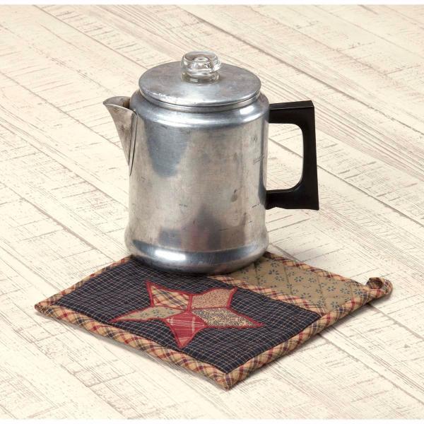 ポットホルダー アーリントン、Arlington Pot Holder with Pocket &amp; Patchwork Star 。アメリカ　VHC社、真ん中に大きなアメリカンスターのパッチワークがつけられた、とってもアメリカンカン...