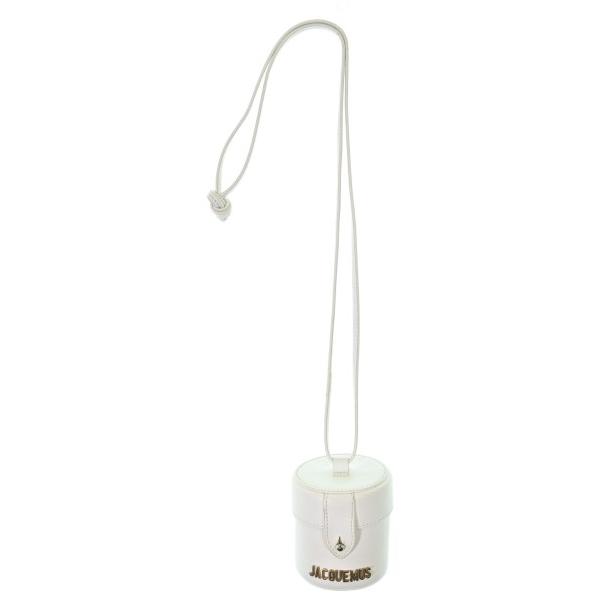 【ブランド】JACQUEMUS (ジャックムス)【タイプ】レディース【商品番号】2200656253111r20260303【コンディション】ランク：B   詳細：所々汚れあり【カラー】白【サイズ】-【実寸(cm)】横:7.5cm,高さ:7...