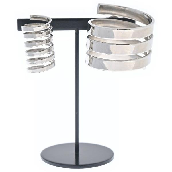 【ブランド】MM6 (エムエムシックス)【タイプ】レディース【商品番号】2200660089058r20260305【コンディション】ランク：B   【カラー】シルバー【サイズ】-【実寸(cm)】本体1直径:3cm,本体1最大幅:2.7cm...