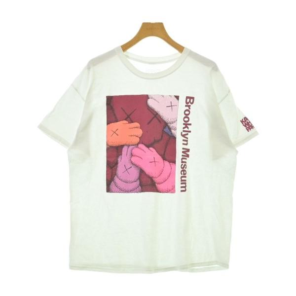 【ブランド】KAWS (カウズ)【タイプ】メンズ【商品番号】2200600693048r20250914【コンディション】ランク：C   詳細：品質表示なし【カラー】白【サイズ】XL【実寸(cm)】身幅:57cm,肩幅:55cm,袖丈:18...