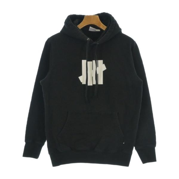 【ブランド】UNDEFEATED (アンディフィーテッド)【タイプ】メンズ【商品番号】2200650608016r20260129【コンディション】ランク：B   詳細：全体スレあり【カラー】黒【サイズ】S【実寸(cm)】身幅:51cm,肩...