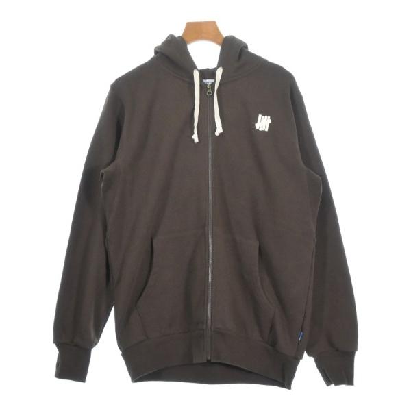 【ブランド】UNDEFEATED (アンディフィーテッド)【タイプ】メンズ【商品番号】2200672945434r20260524【コンディション】ランク：B   詳細：汚れあり【カラー】茶【サイズ】M【実寸(cm)】身幅:52cm,肩幅:...