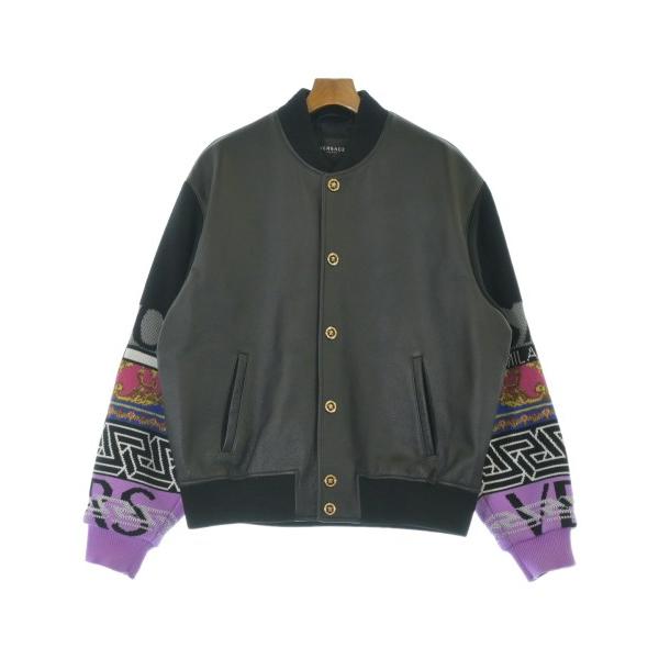 【ブランド】VERSACE (ヴェルサーチ)【タイプ】メンズ【商品番号】2200672615108r20260421【コンディション】ランク：A   【カラー】黒【サイズ】54(XXL位)【実寸(cm)】身幅:71.5cm,肩幅:56.5c...