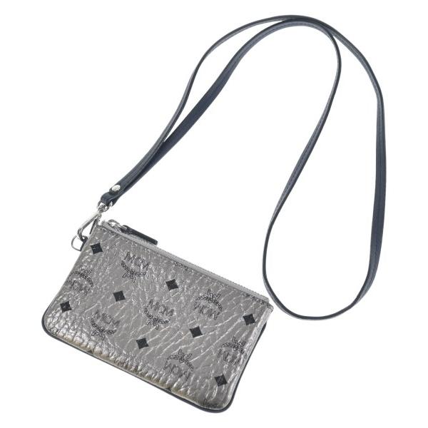 【ブランド】MCM (エムシーエム)【タイプ】レディース【商品番号】2200654728093r20260224【コンディション】ランク：B   【カラー】シルバーx黒(総柄)【サイズ】-【実寸(cm)】縦:7.5cm,横:12.5cm【付...