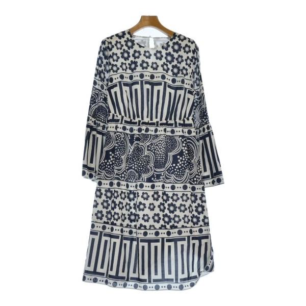 【ブランド】TRINA TURK (トリーナターク)【タイプ】レディース【商品番号】2200601429189r20250911【コンディション】ランク：新品同様   【カラー】白x紺(総柄)【サイズ】2(M位)【実寸(cm)】身幅:44c...