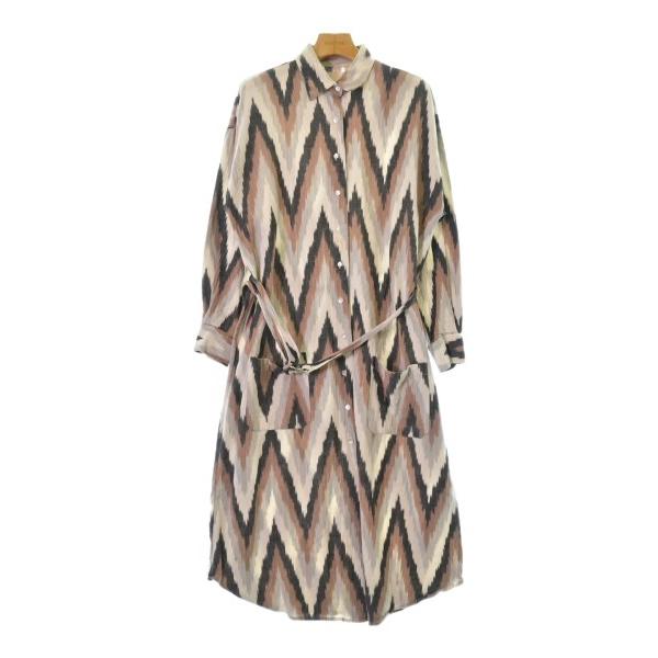 【タイプ】レディース【商品番号】2200460058070r20240714【コンディション】ランク：B   【カラー】白x黒x茶xグレー(総柄)【サイズ】S【実寸(cm)】身幅:53.5cm,裄丈:73.5cm,着丈:112cm【付属品】...