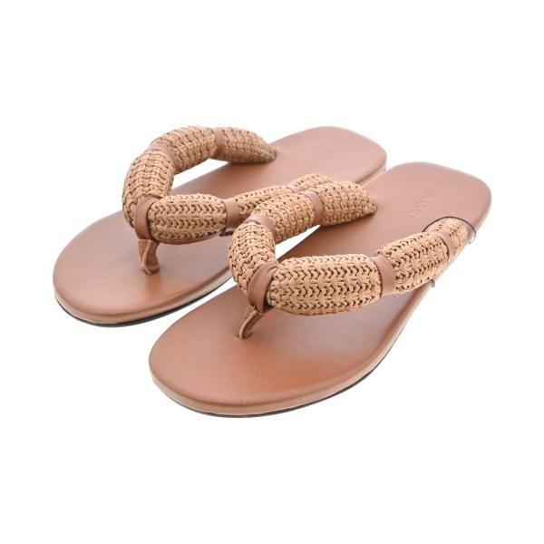 【ブランド】STAUD (スタウド)【タイプ】レディース【商品番号】2200631194910r20260130【コンディション】ランク：新品同様   【カラー】茶【サイズ】EU37(23.5cm位)【実寸(cm)】ヒール:1cm,ソール裏...