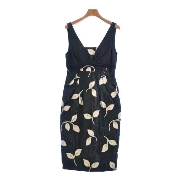 【ブランド】I'm Isola Marras (アイムイゾラマラス)【タイプ】レディース【商品番号】2200453272049r20240519【コンディション】ランク：B   【カラー】黒x白(総柄)【サイズ】40(M位)【実寸(cm)】...