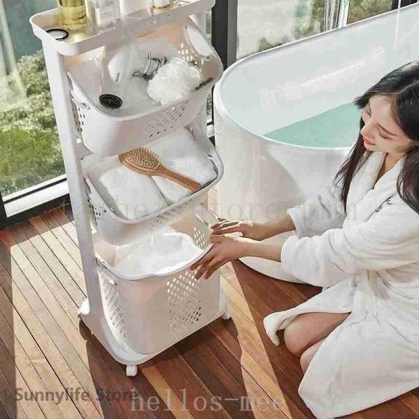 商品詳細：ナチュラルカラーのおしゃれなランドリーバスケットです。サニタリースペースをすっきり出来ます。上段の浅バスケットにはバス用品、洗濯機まわりの小物が収納できます。入浴時の着替えや脱衣カゴとしても重宝します。下段のバスケットは大容量の深...