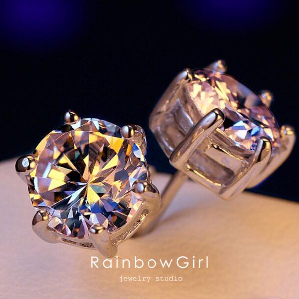 【商品説明】・素材：石…CZ(キュービックジルコニア)　　　　地金…シルバー925 プラチナコーティング・石：5mm(ペア合計計0.9カラット)、 　　  6mm(ペア合計計1.56カラット)※この価格はペア（両耳二個セット）の価格です。【...