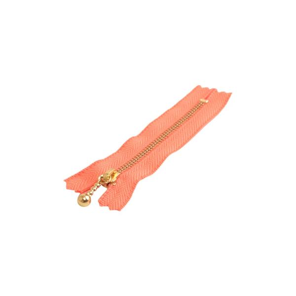 【商品概要】カラー: キャロットオレンジ素材: テープ部分: ポリエステル ■チェーン部分: 真鍮合金 ■スライダー部分: 亜鉛合金本体サイズ :14cmパッケージ重量: 0.08 kg【商品説明】説明ミニポーチ、小銭入れからバッグ、洋裁の...