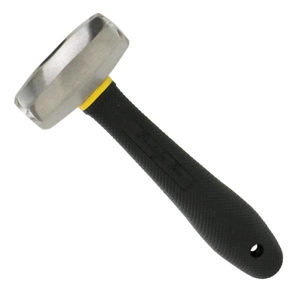 【商品概要】打撃面幅:75mm仕様:落下防止用ひも通し穴付頭部:炭素鋼S45C柄部:グラスファイバーグリップ:特殊成型樹脂【商品説明】説明デザイン、機能性の高い本職向けに石頭ハンマーを用意【用途】タガネの打ちつけ、石・レンガのハツリ【特徴】...