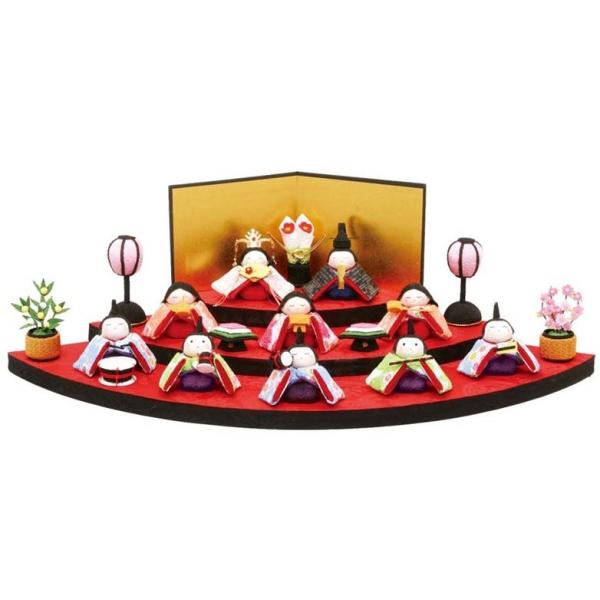 ◆メーカー:リュウコドウ（龍虎堂）◆品名:雛人形 扇面三段わらべ雛 10人揃い◆品番:001-0344◆サイズ:およそ 幅45x奥23.5x高13.5cm（台+屏風の高さ）◆素材:正絹、レーヨンちりめん◆生産国:日本可愛いサイズの雛人形。お...