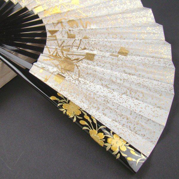 【発売日：2009年08月21日】フォーマルな場面にお勧めの、親骨に美しい本蒔絵を施した最高級金銀扇です。大事な晴れ舞台には、より格調高く気品あふれるものを。丁寧に手描きで桜の花が描かれたこちらはまさに逸品といえるでしょう。白の地紙の片側に...
