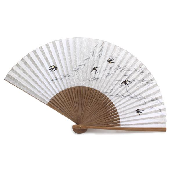 【発売日：2023年03月14日】様々な和モチーフを手刷りのシルク印刷で表現した定番の人気商品です。大切な人へのプレゼントとしても大変喜ばれます。全長21.5cm 扇子を広げた時39.0cm 閉じた時2.5cm