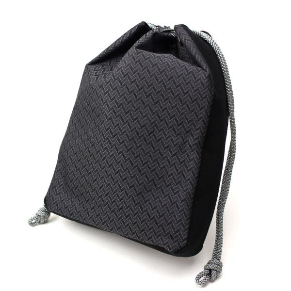 【発売日：2023年11月17日】メンズ 男性 ギフト プレゼント 敬老の日 父の日  裂地に絹を使用した正絹お召の織模様が美しい信玄袋です。マチもあり長財布や携帯等が十分入る大きさです。内側にはポケットが一つ付いていますので、小物の整理も...