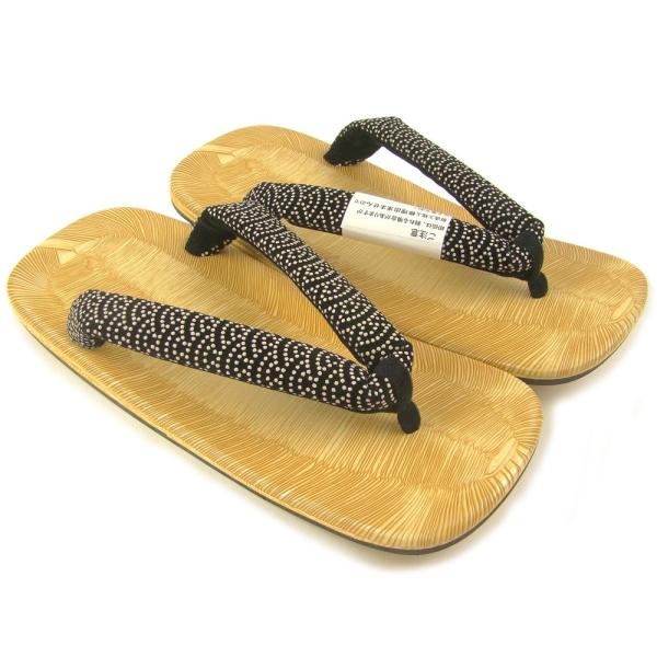 【発売日：2016年08月09日】メンズ 男性 ギフト プレゼント 敬老の日 父の日  畳み風デザインの台に、印伝調スエード鼻緒が高級感ある雪駄です。素足に嬉しい畳風の台は履いたときに肌ざわりもよく、浴衣にぴったりの小粋なデザインです。台に...