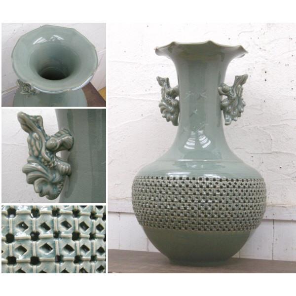 【発売日：2020年04月17日】上品な青磁の飾り壺です　青磁飾り壺商品サイズ・高さ62ｃｍ　幅40ｃｍ　奥行き40ｃｍ年式・不明中古品です　年数相当の使用感あります　細かい小傷やスレ等ありますが美観を損なう様な大きな物はありません　中古品...