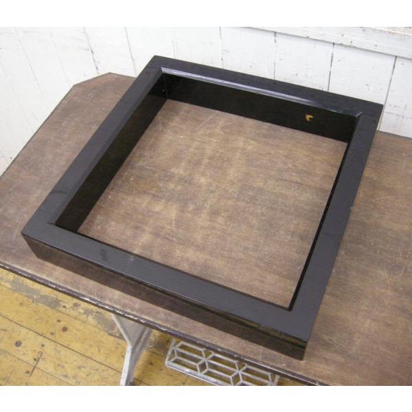 【発売日：2020年04月30日】炉縁商品サイズ・高さ7ｃｍ　幅42.5ｃｍ　奥行き42.5ｃｍ年式・不明中古品です　年数相当の使用感あります　細かい小傷やスレ等あります全体的に傷や剥げ等あります　内側全体的に焼けや剥げ多数あります焼け部が...